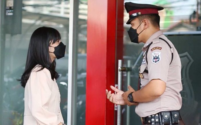 Bagaimana Sikap Satpam Saat Ada Tamu Perusahaan? - Bravo Satria Perkasa